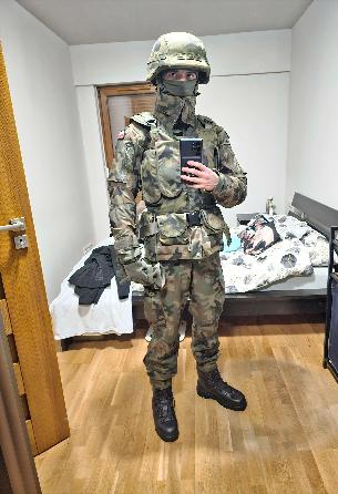 BIEDNA PIERDOLONA PIECHOTA - Card - Custom Gwent